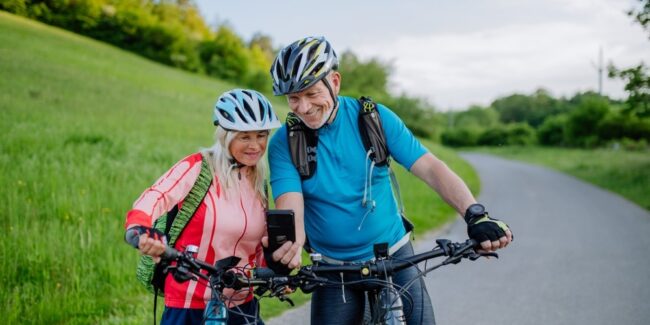 5 Reasons to Stay Socially & Physically Active - Galleria Woods